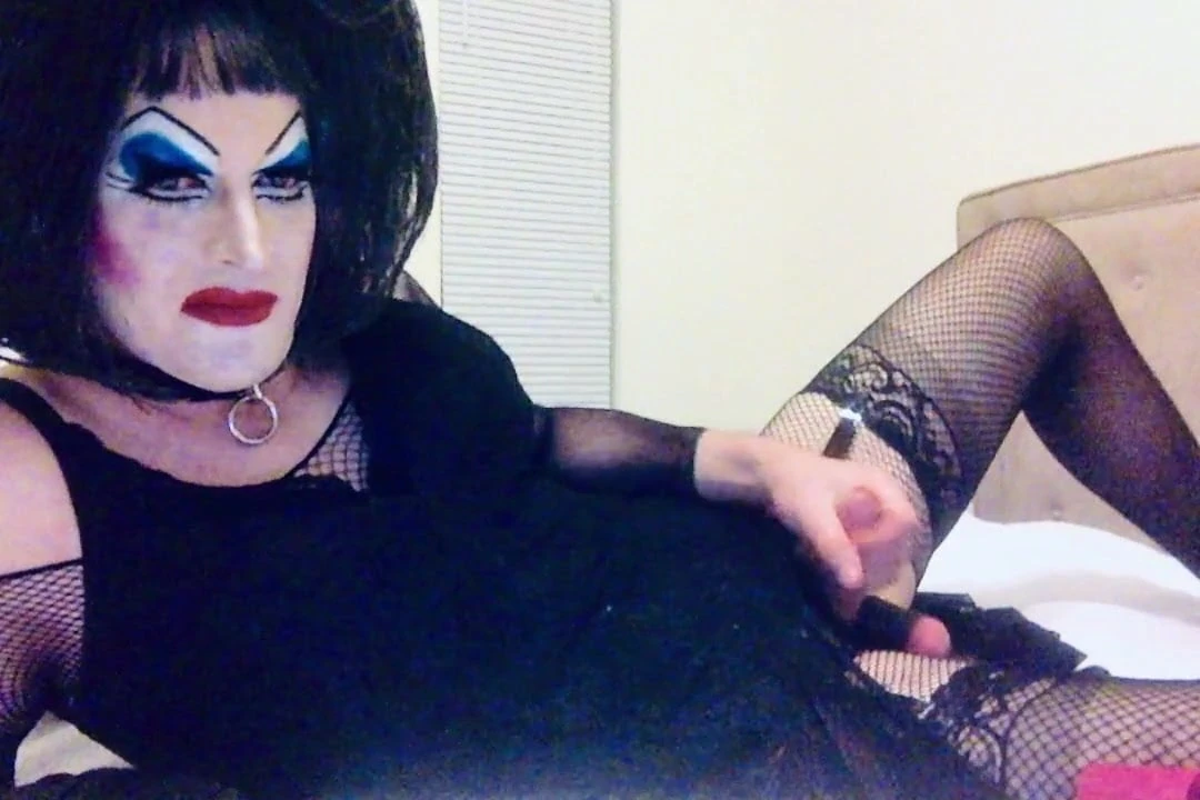 Heavy Makeup Sissy Slutdebra Strokes Herself For Web Fans Shemale 1501