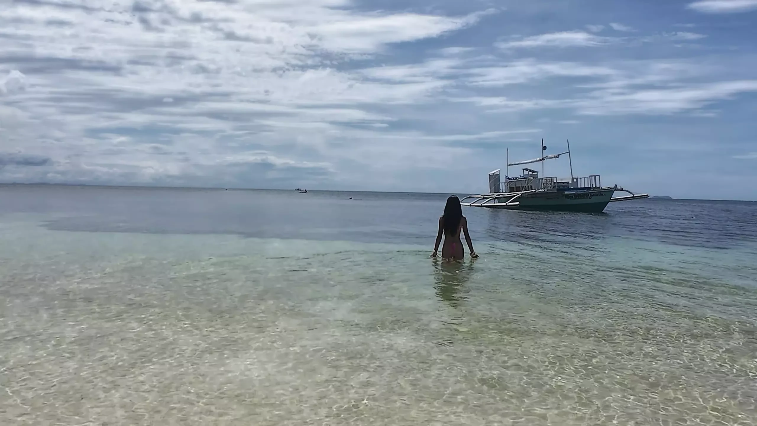 Relaxing Anus In The Soft Salty Ocean Water Before Anal Sex On The
