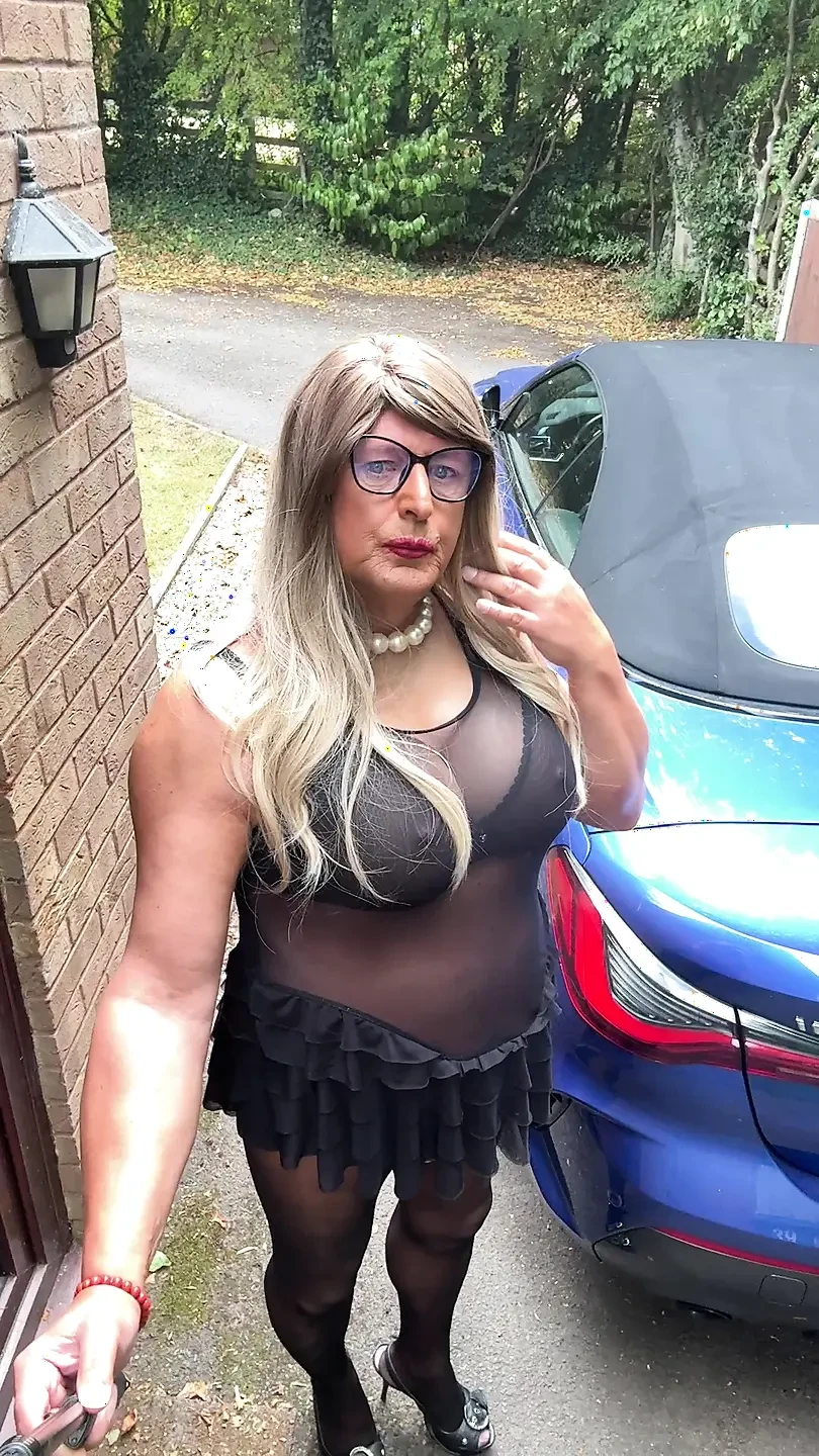 Sexy Crossdresser Kellycd2022 En Sesión De Cámara En Pantimedias Sin
