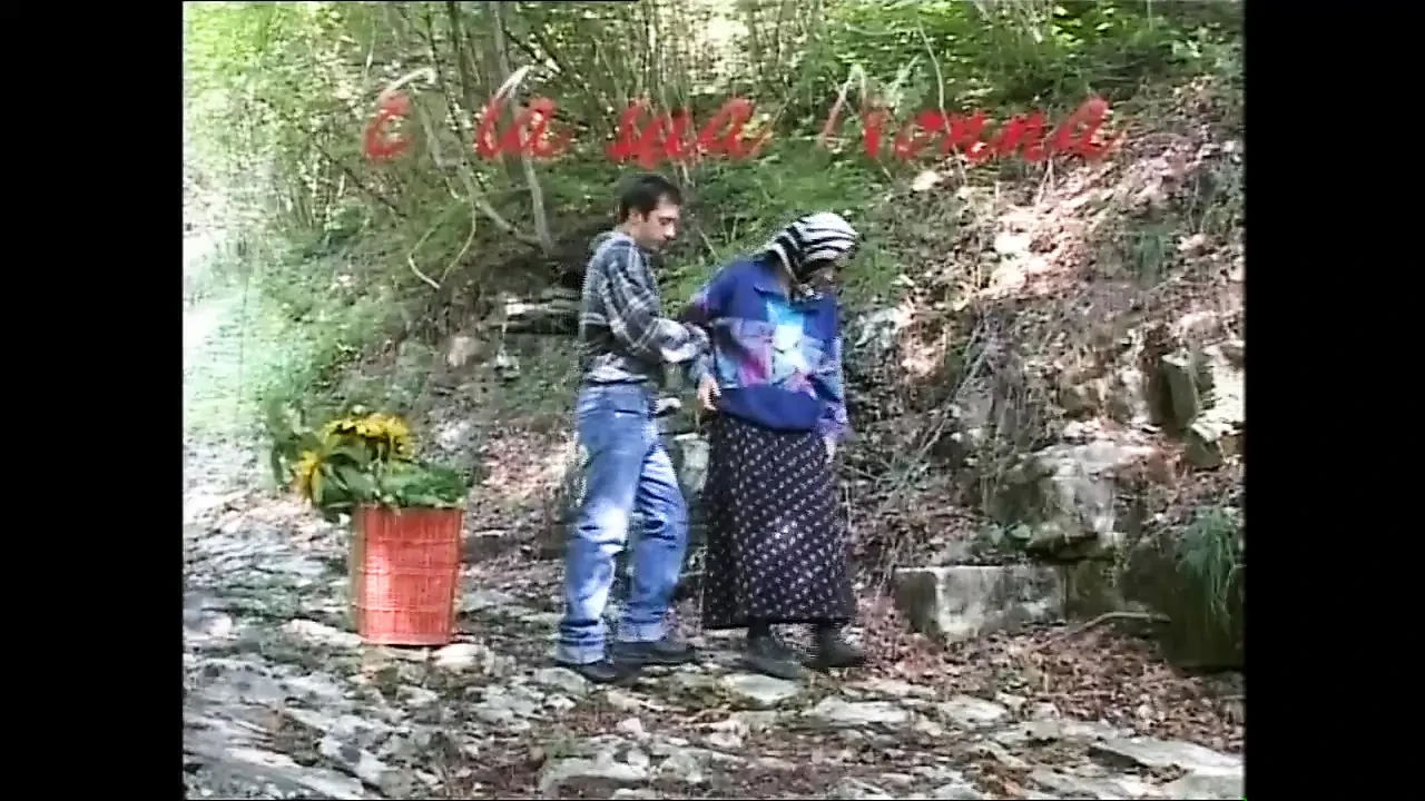 Vollbusige MILF und vollbusiger teenager von alten schweinen mit großem schwanz gefickt ...