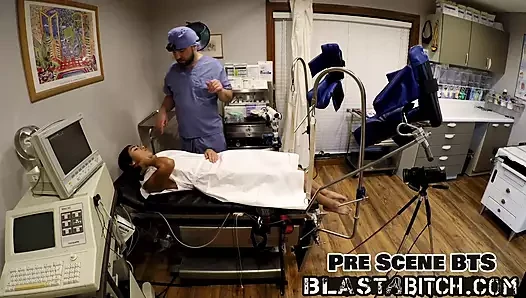 Jasmine Rose se fait exploser la broussaille avec du sperme, version POV | xHamster