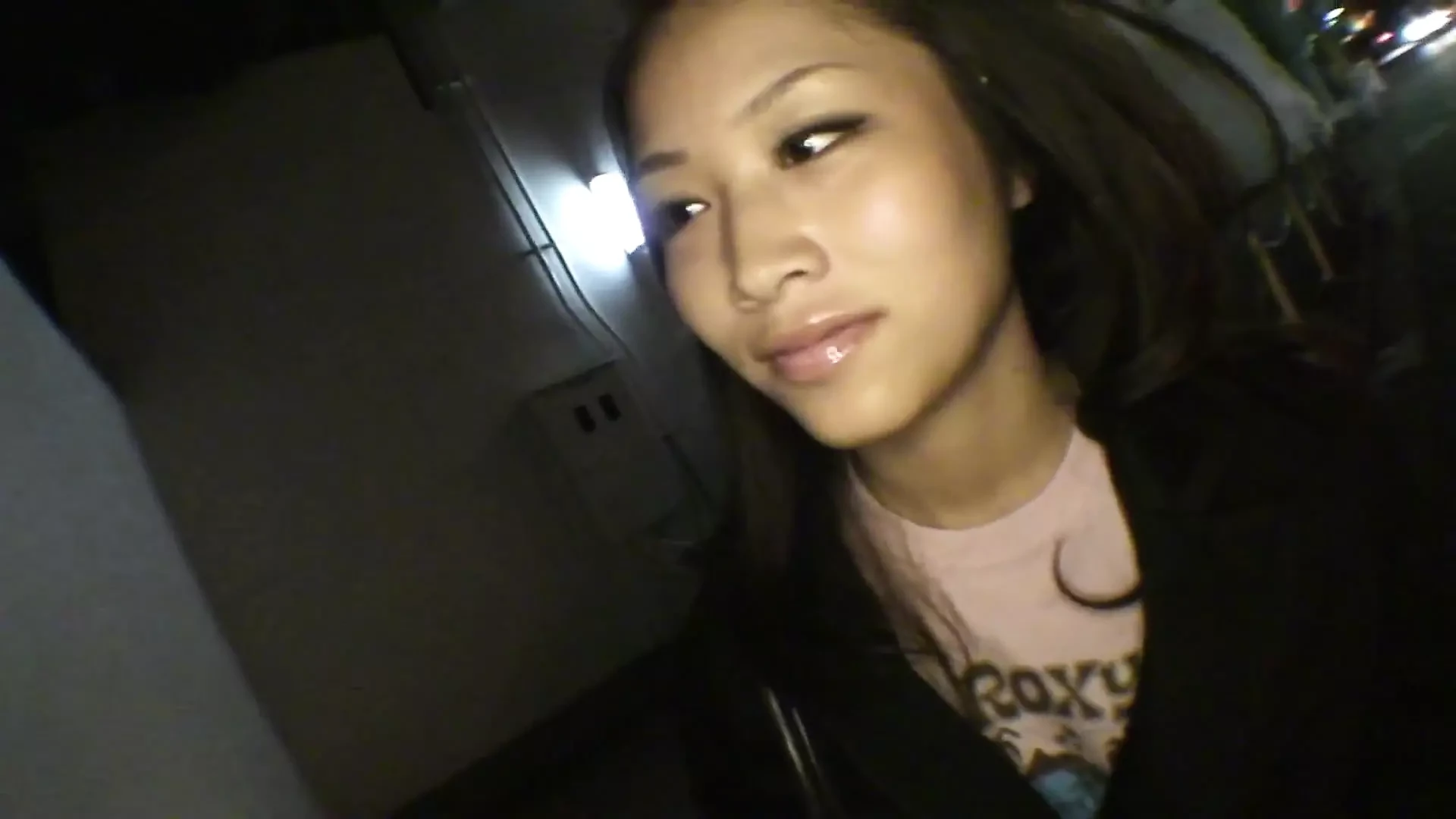 可爱的日本女大学生喜欢与年长的男人发生性关系 Xhamster 9225